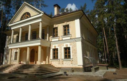 Проекты домов и усадеб в стиле средневекового дворца